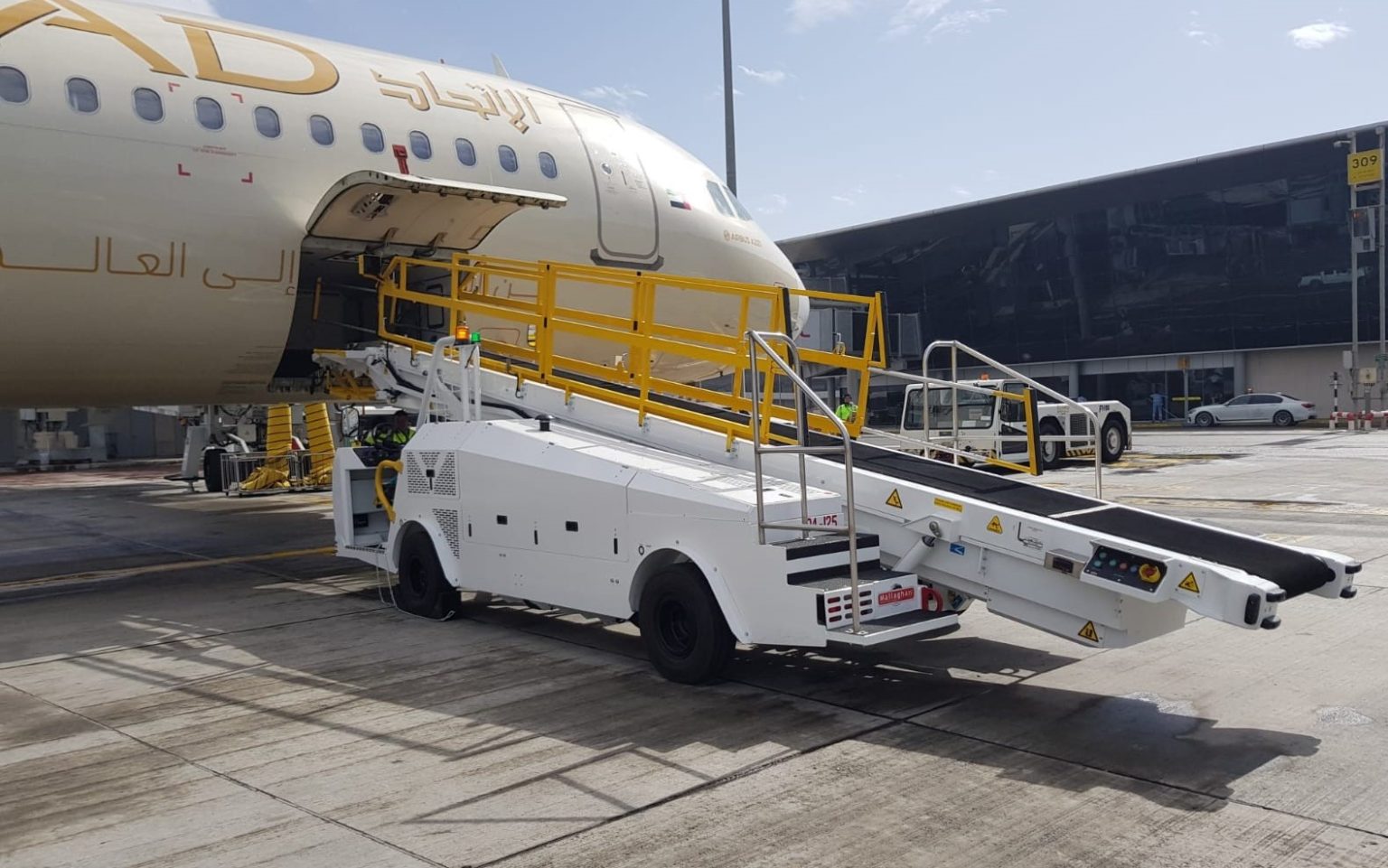 Aircraft Belt Loader Suppliers in Pakistan | Airport Belt Loader