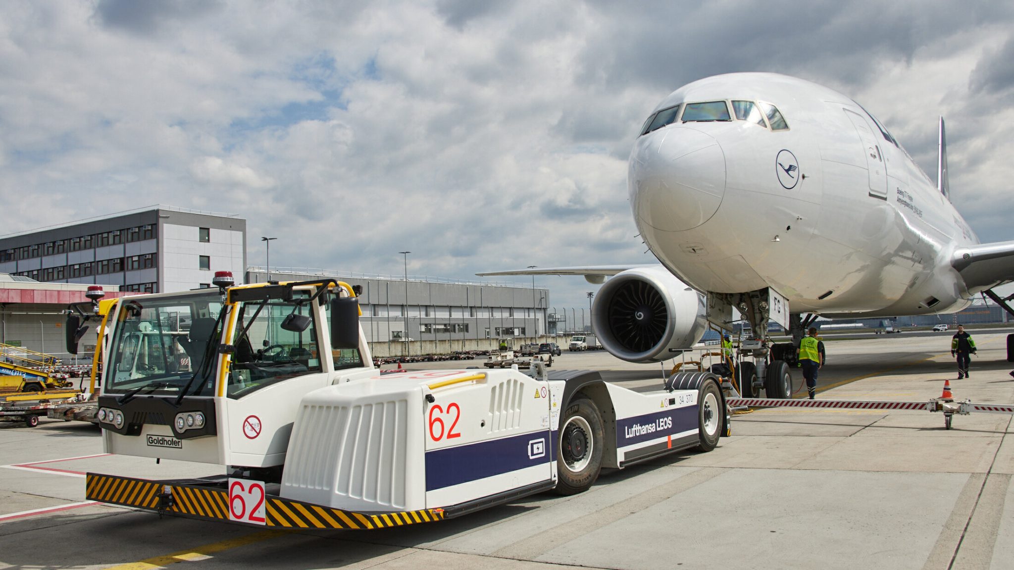 Aircraft Tow Tractor Supplier in Pakistan | Airport Tug Tractor